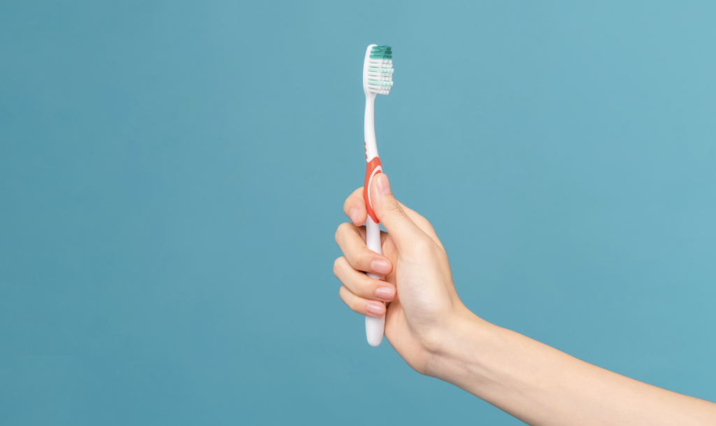 A Guide to Choosing the Best Toothbrush for Your Dental Needs - Lans ...